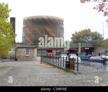 UK, Yorkshire, Sheffield, Canal Basin, sightseeing barge I B Hardfleet ...
