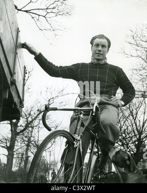 REG HARRIS (1920-1992) Champion English track racing cyclist at his ...