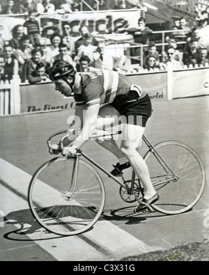 REG HARRIS (1920-1992) Champion English track racing cyclist at his ...