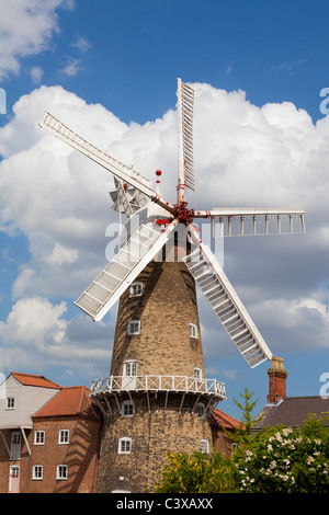 Maud Foster Windmill next to the Maud Foster Drain Skirbeck Boston ...
