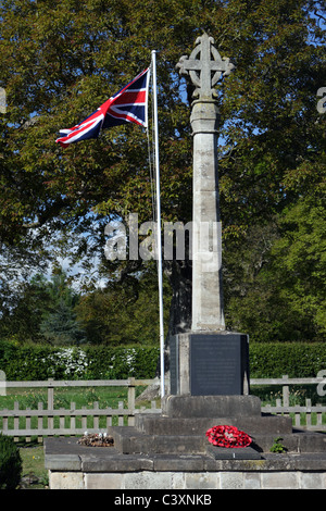 War Memorial to the fallen of WW1 (1914-1918) showing commemorative ...