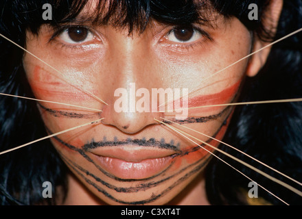 A Matses Mayorunas woman, Amazonian Peru Stock Photo - Alamy