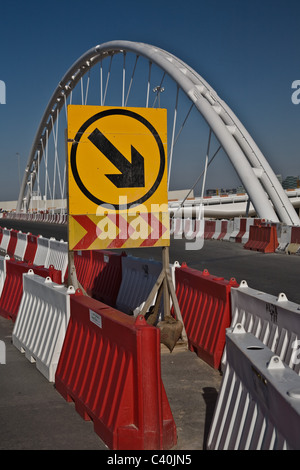 Bridge Construction al raha beach resort abu dhabi Stock Photo - Alamy