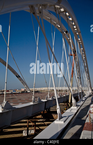 Bridge Construction al raha beach resort abu dhabi Stock Photo - Alamy