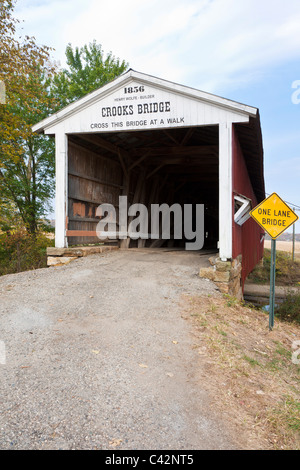 The Crooks Bridge in Parke County, Indiana over Little Raccoon Creek ...