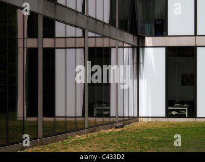 University of Oxford Manor Road Building houses the Social Science ...