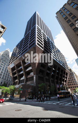 Boston Financial District: 100 Federal Street, aka Pregnant Building ...
