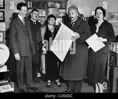 Albert Einstein and his wife Elsa in New York, 1935 Stock Photo - Alamy