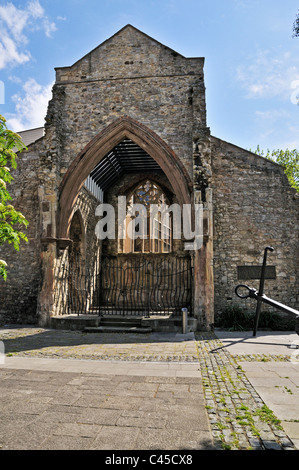 The chancel, Holyrood Church or Holy Rood Church, High Street ...