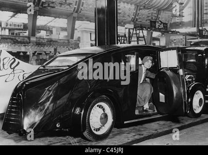 Crossley-car at the motor show in the Olympia Exhibition Halls in ...