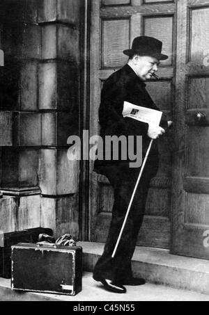 Winston Churchill in 1915 Stock Photo - Alamy