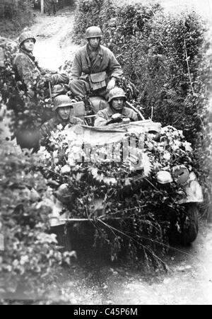 German paratroopers on the Western front, 1945 Stock Photo - Alamy