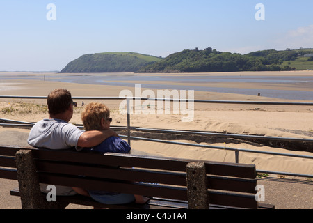 Ferryside Beach, Carmarthenshire, Wales, UK. 22nd September, 2016. UK ...