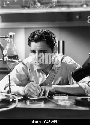 ARROWSMITH (1931) RONALD COLMAN JOHN FORD (DIR) ARWS 009P Stock Photo ...