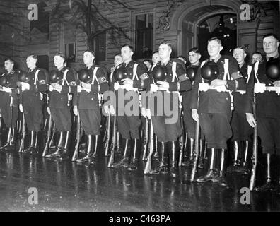 Soldiers of the SS Bodyguard regiment 'Adolf Hitler' on the Eastern ...