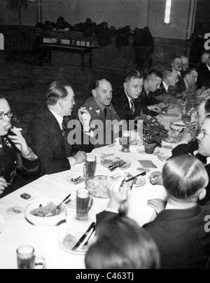 Soldiers of the SS Bodyguard regiment 'Adolf Hitler' on the Eastern ...