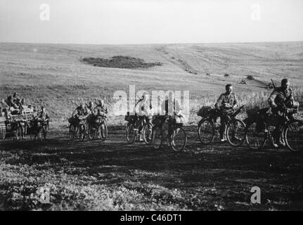 Second World War: German Bicycle Infantry Stock Photo: 37021964 - Alamy