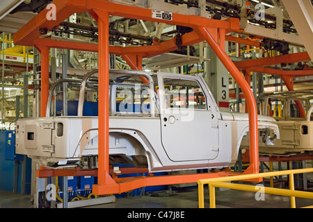 Toledo, Ohio - Jeep assembly line at a Chrysler plant Stock Photo - Alamy