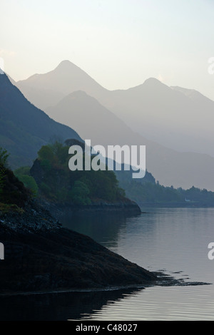 Loch Duich, dawn, Lochalsh, Shiel Bridge, Highland region, Scotland ...