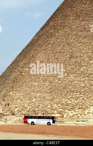 Egypt Cairo Giza tourist buses Pyramid Cheops Stock Photo - Alamy