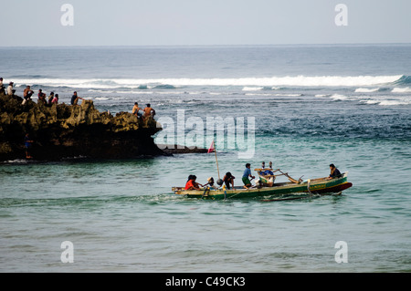 Fishing boats pero sumba indonesia Stock Photo - Alamy