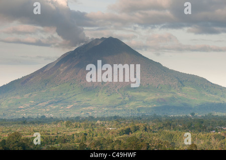 Mount Sinabung volcano, north Sumatra, Indonesia Stock Photo - Alamy