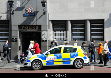 Police station UK public entrance & blue lamps Bishopsgate City of ...