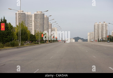 Pyongyang, North Korea, cars at a traffic light Stock Photo - Alamy