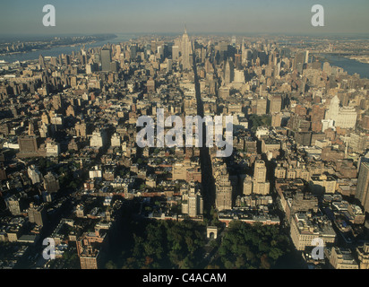 Aerial photograph of the island of Manhatan in New York City U.S.A ...