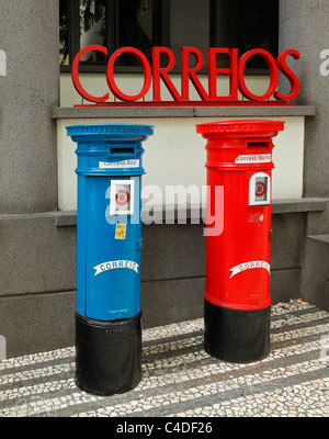 Red and Blue Post boxes in Windsor town, Royal Berkshire County ...