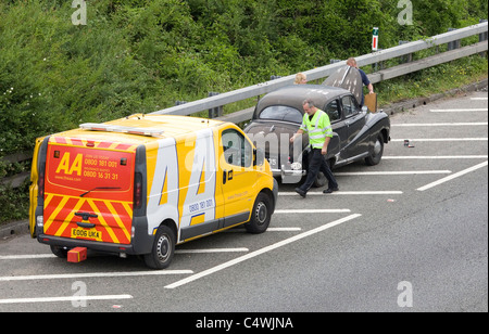 AA Recover van with broken down car. Picture by James Boardman Stock ...