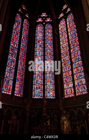 Notre-Dame d'Amiens cathedral. Stained glass windows of the apse Stock ...