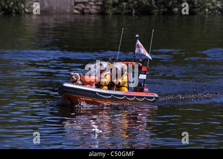 radio controlled scale model lifeboat in boating lake display etherow ...