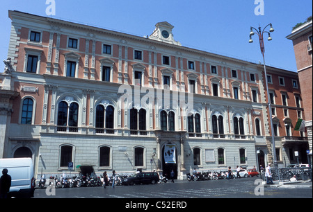 The Post office building, Palazzo delle Poste, Palermo, Sicily, Italy ...