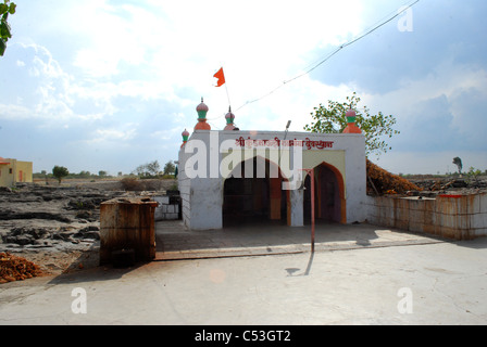 malganga temple in river side Stock Photo - Alamy