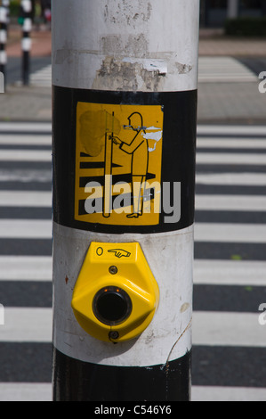 ROTTERDAM - A traffic light at a zebra crossing ROBIN UTRECHT /ANP ...