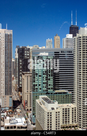 USA ILLINOIS CHICAGO THE AMA BUILDING FROM NORTH DEARBORN STREET Stock ...