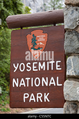 Entrance sign, Yosemite National Park, California Stock Photo - Alamy