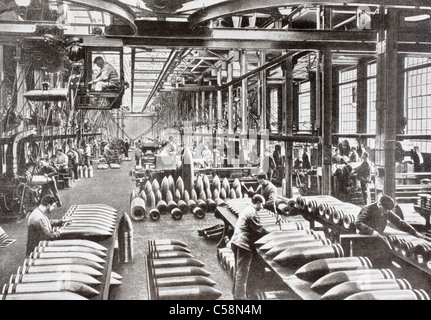 World War I 1914-1918: Krupp works, Essen, Ruhr, Germany, 1917. Using a ...