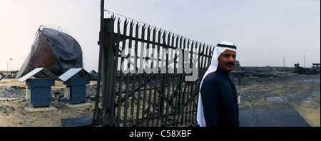 Kuwait Destroyed Burgan Oil Field - Retreating Iraqi Military set Fire ...