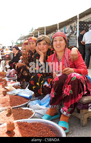 Friendly Uzbeki vendors, Urgut market, Samarkand, Uzbekistan Stock ...