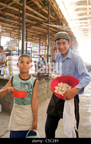 Uzbeki boys, Urgut market, Samarkand, Uzbekistan Stock Photo - Alamy