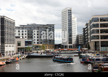 Brewery Wharf on the Leeds waterfront British Waterways Stock Photo - Alamy