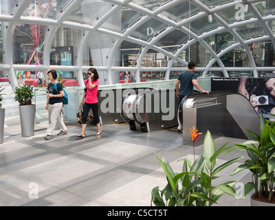 Entry to ION Orchard MRT station, Orchard Rd, Singapore Stock Photo - Alamy