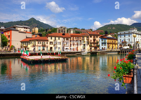 View of the promenade of the river Omegna Nigoglia Stock Photo - Alamy