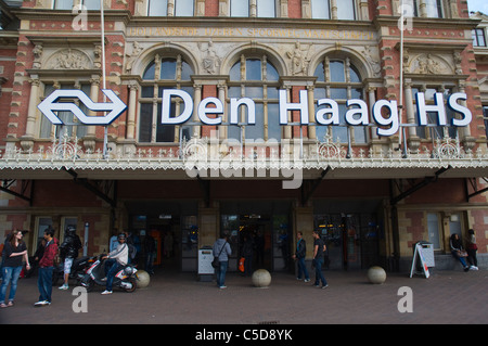 Train at Den Haag HS ( Holland Spoor) railway station in The Hague, The ...