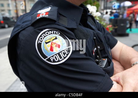badge on uniform of toronto police officer toronto ontario canada Stock ...