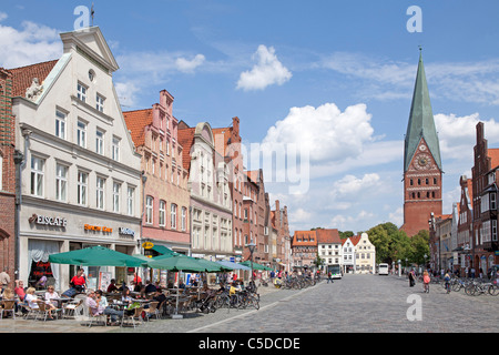 square Am Sande, Lueneburg, Lower Saxony, Germany Stock Photo - Alamy