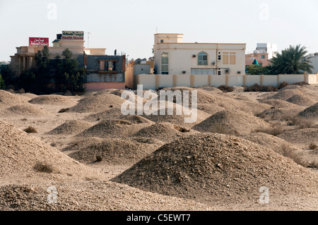 Bahrain, A'Ali, the Burial Mounds area Stock Photo - Alamy