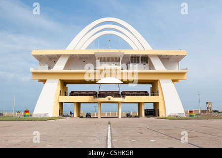 The Independence Arch of Independence Square of Accra, Ghana at sunset ...